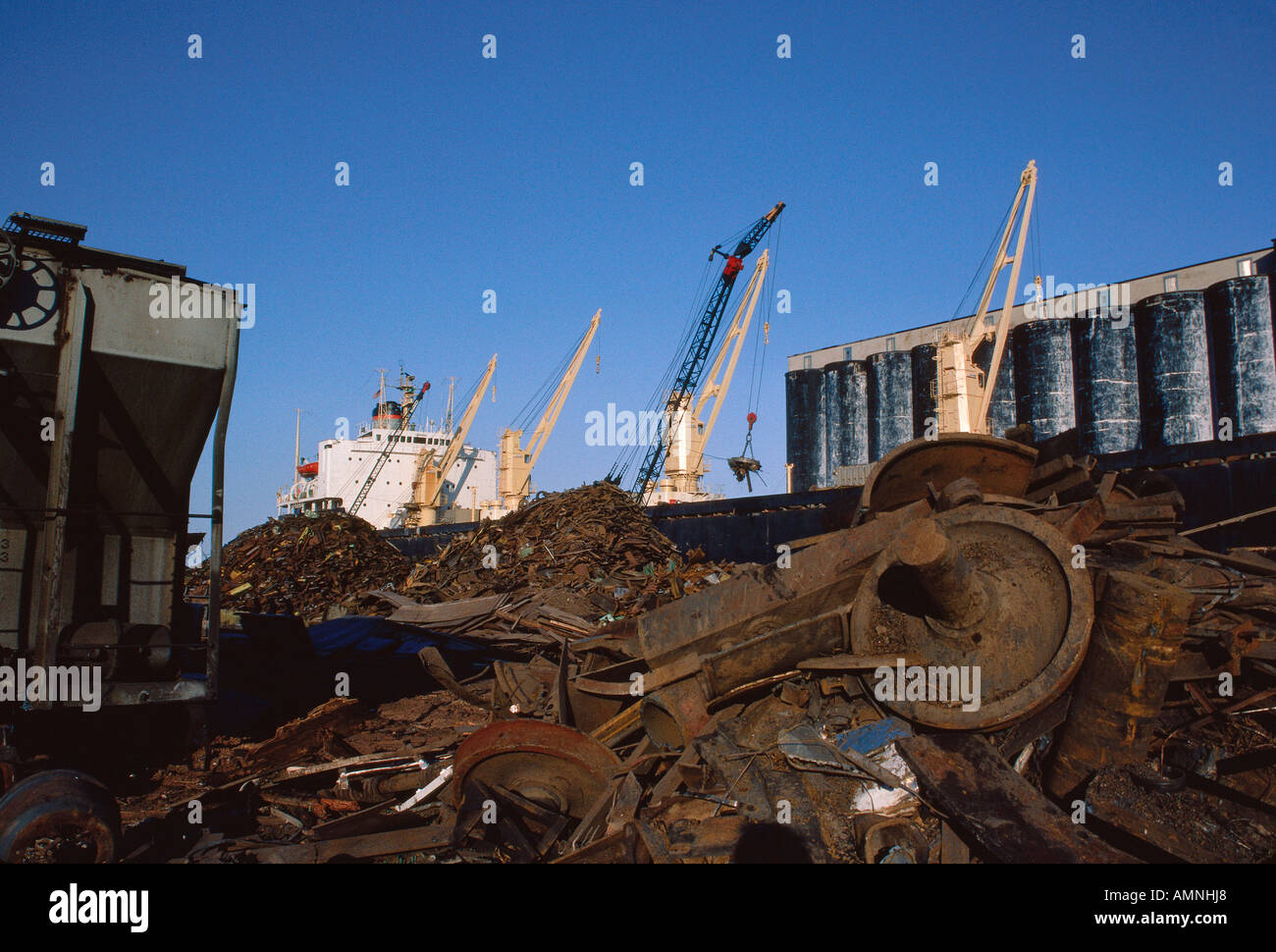 Loading Scrap Iron onto Ship Duluth, Minnesota, USA Stock Photo - Alamy