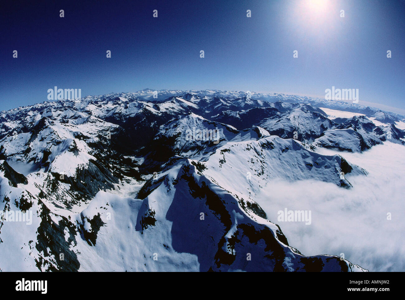 The british columbia coast range mountains hi-res stock photography and ...
