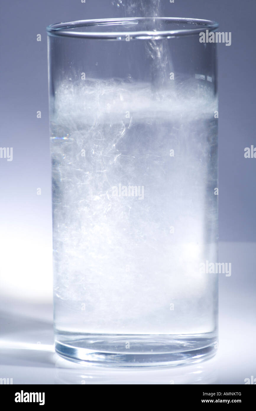 Fizzy tablets hi-res stock photography and images - Alamy