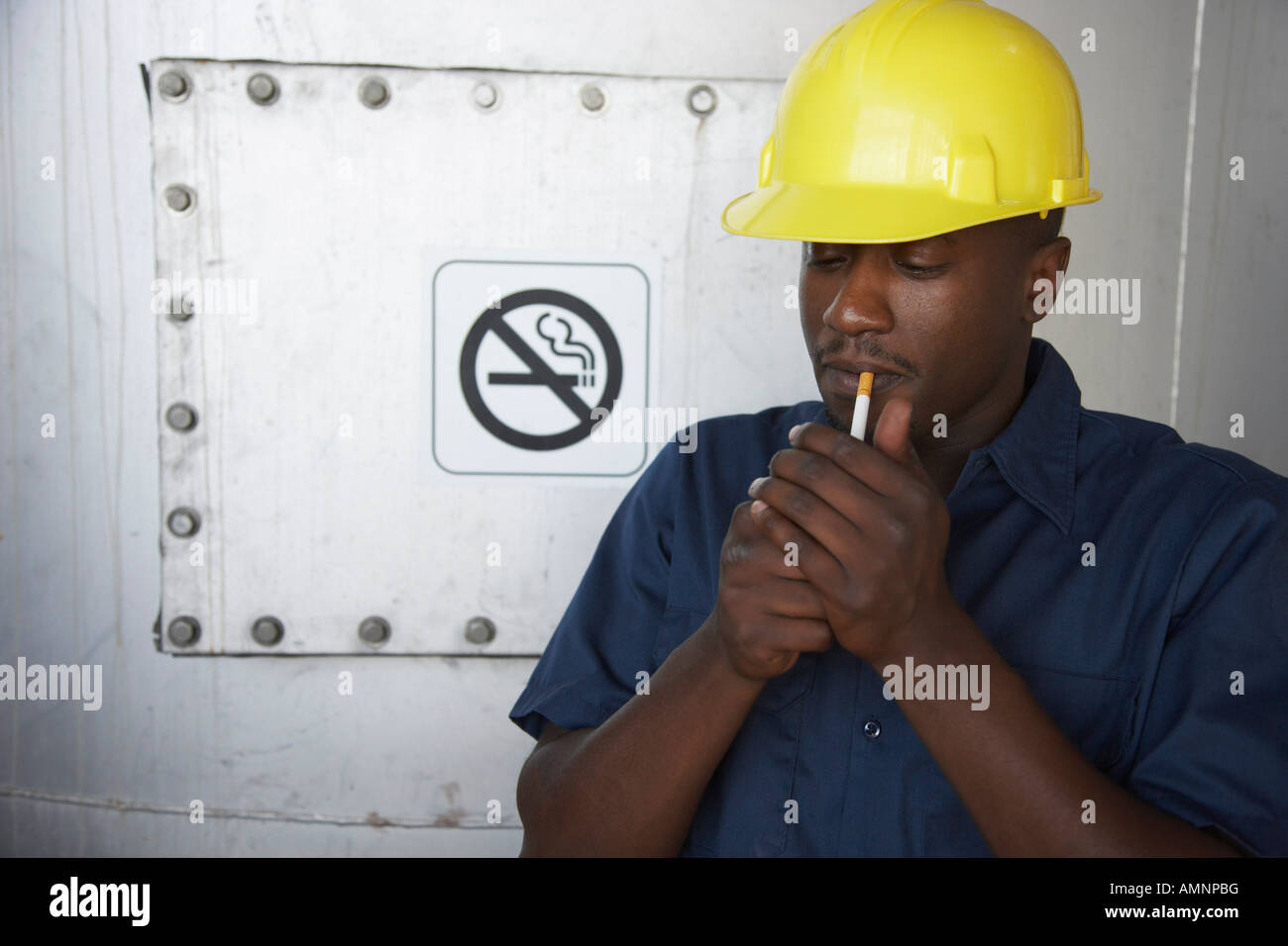 Working people smoking african hi-res stock photography and images - Alamy