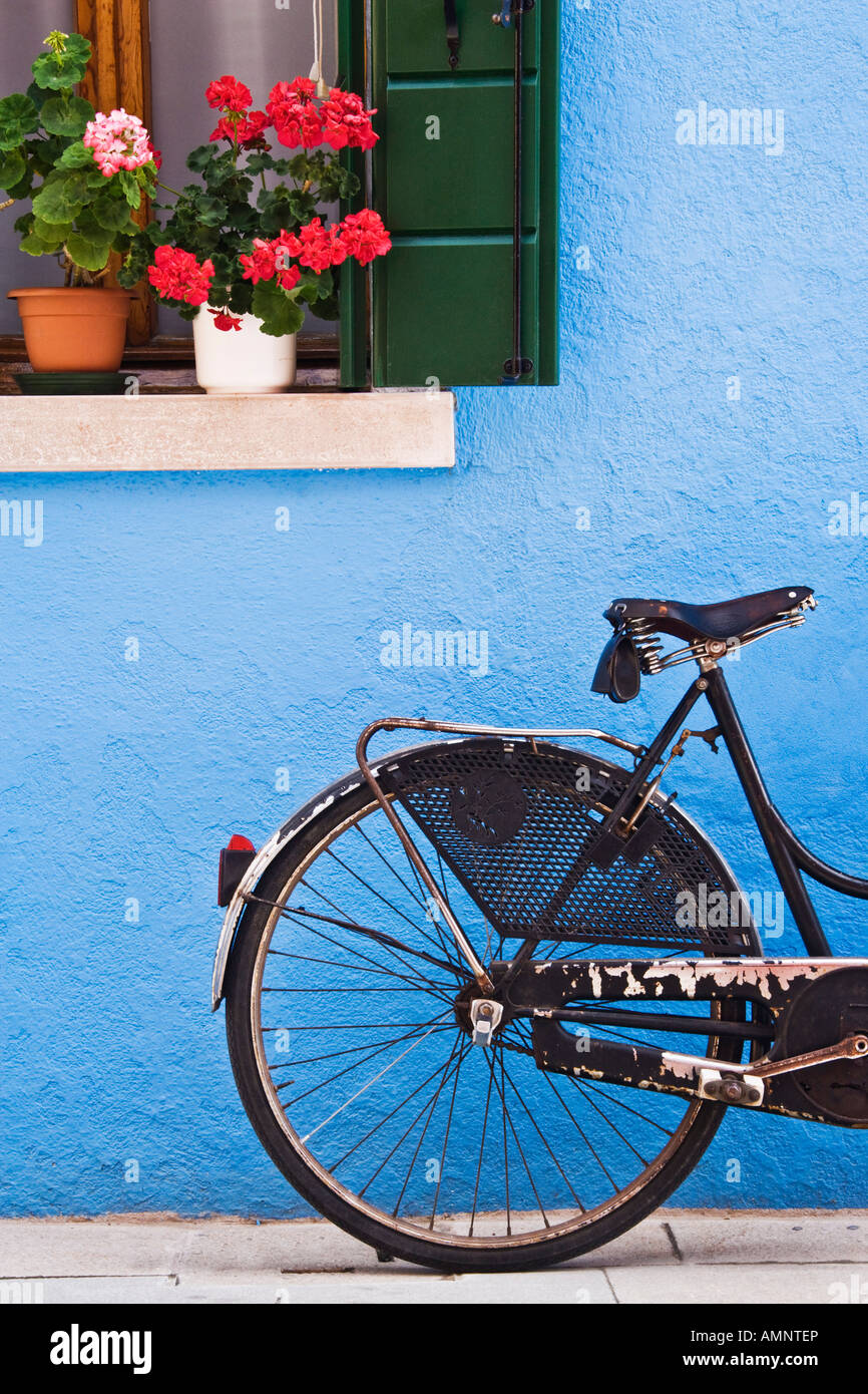 Bike under window hi-res stock photography and images - Alamy