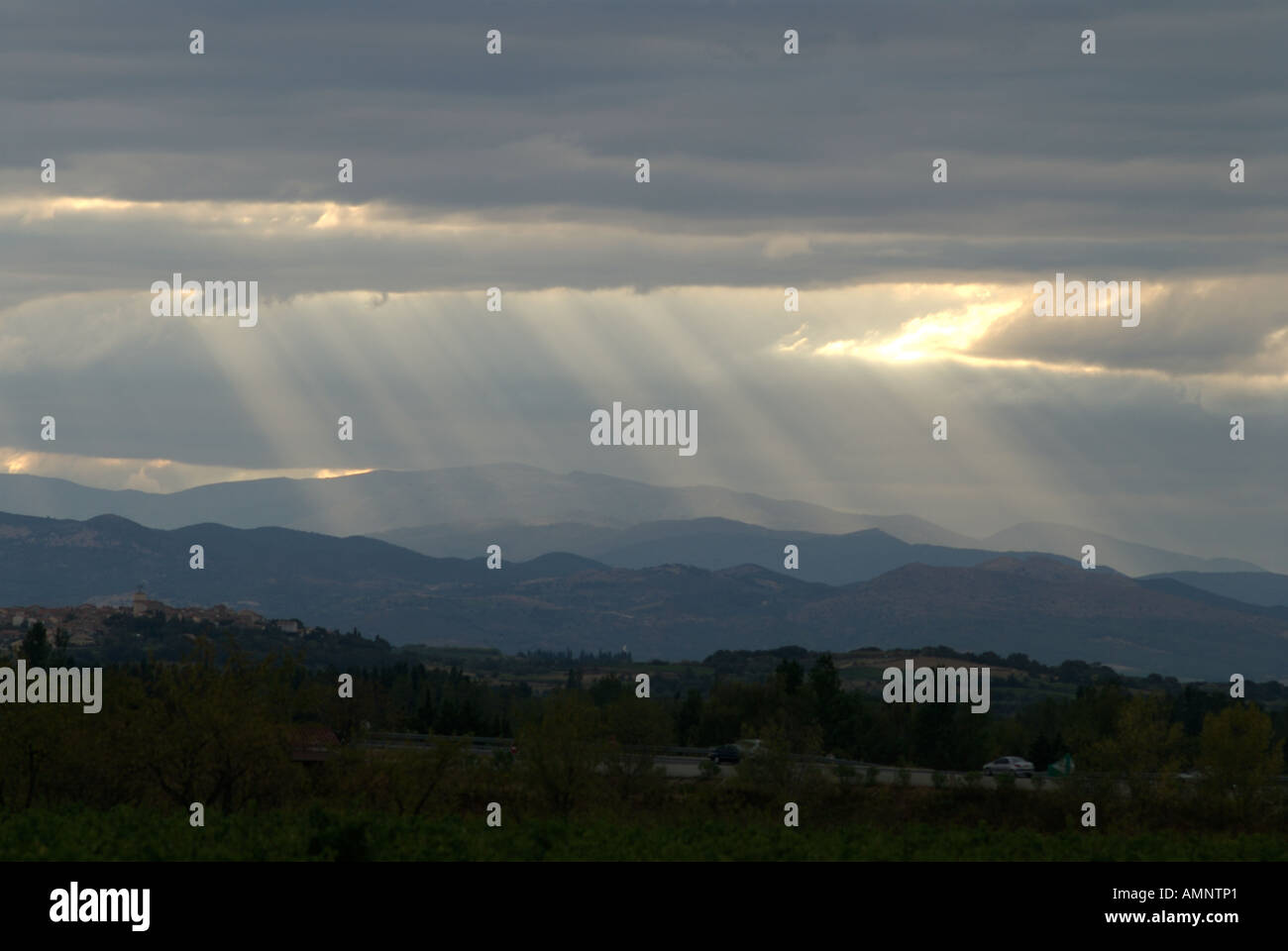 Lichtstrahlen hi-res stock photography and images - Alamy