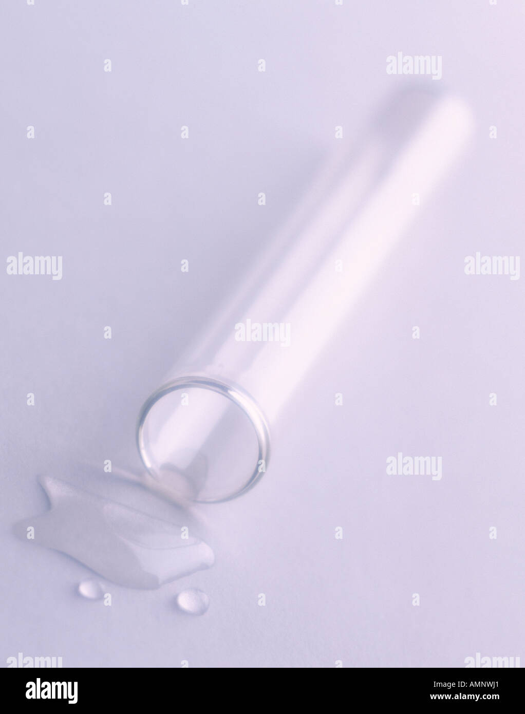 Spilled glass of water still life hi-res stock photography and images ...