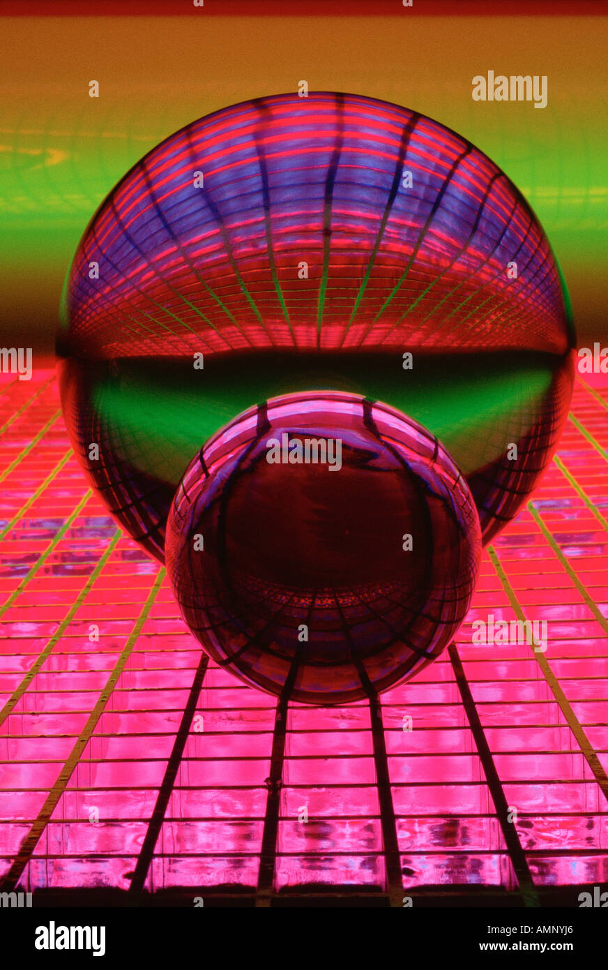 Mirrored spheres hi-res stock photography and images - Alamy