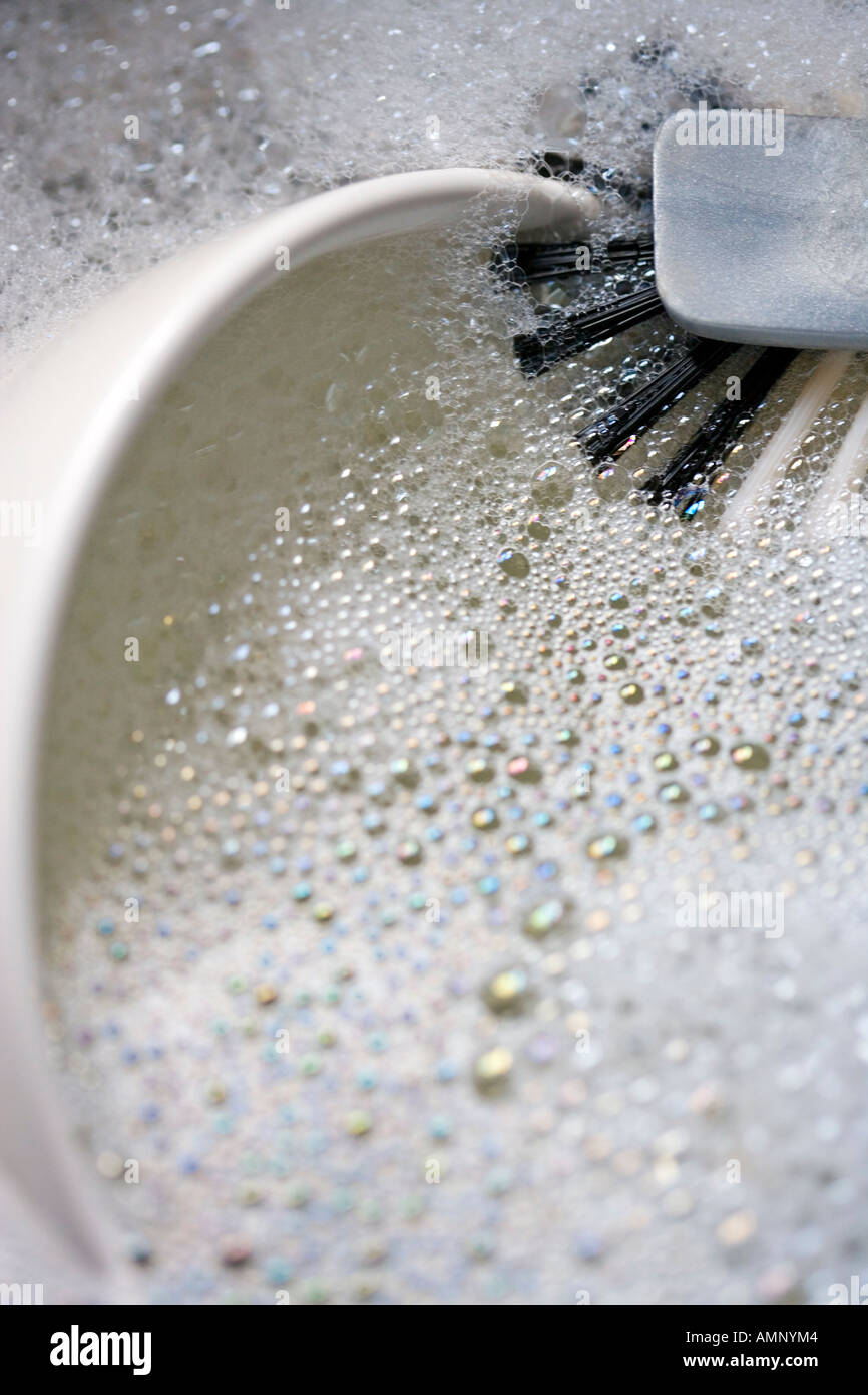Bubbles washing dishes sink hi-res stock photography and images - Alamy