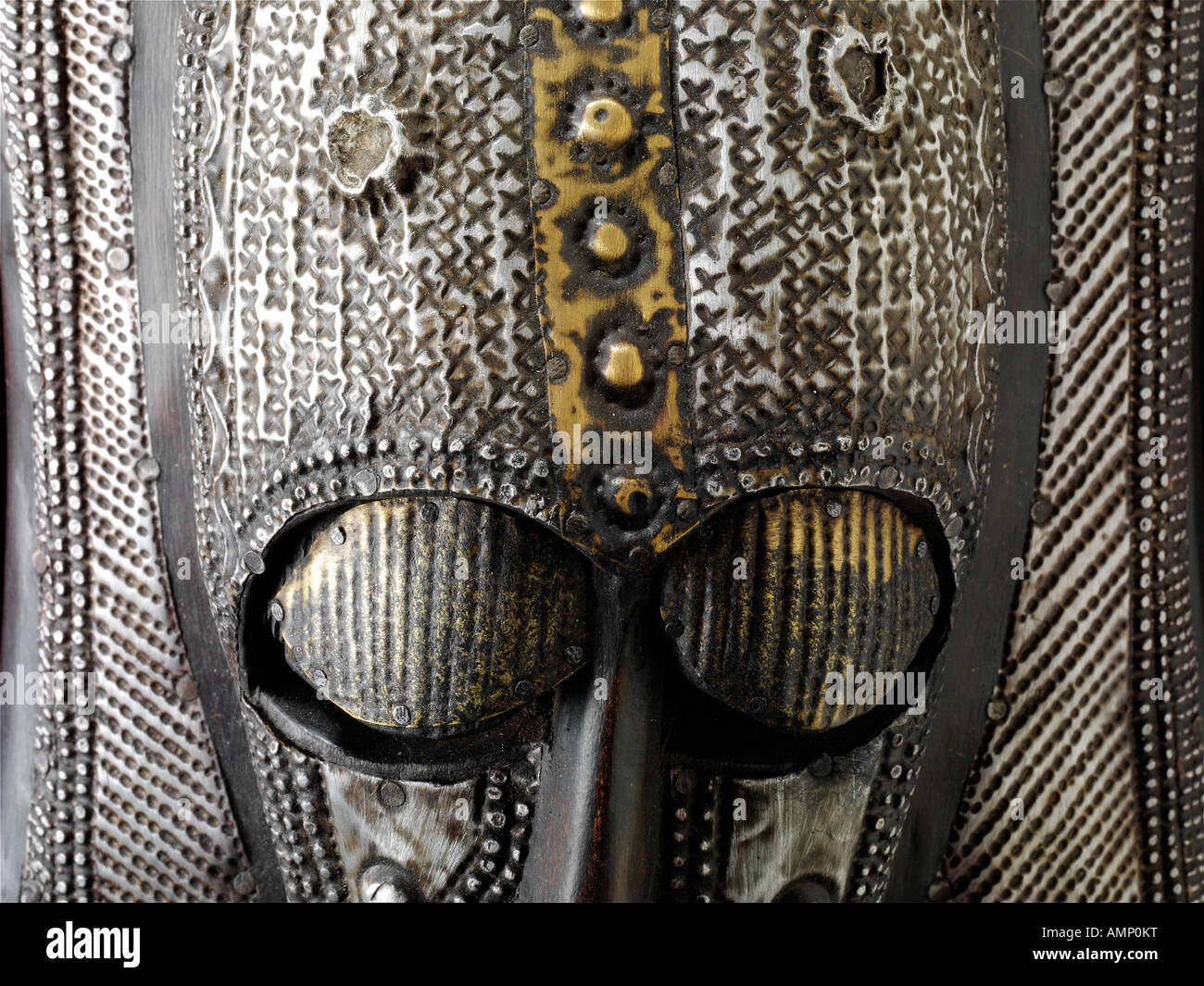 Ethnic traditional African mask. Art and craft Stock Photo - Alamy