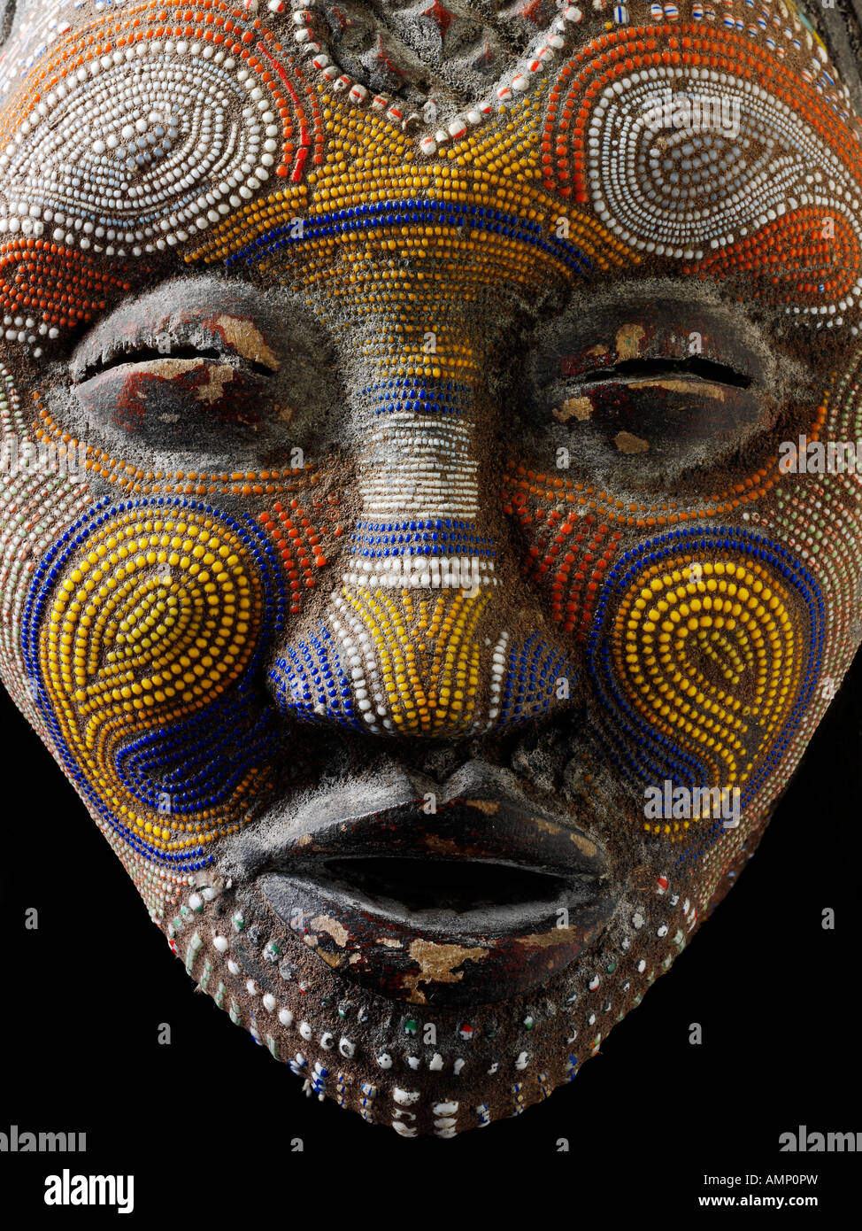 Ethnic traditional African mask. Art and craft Stock Photo - Alamy