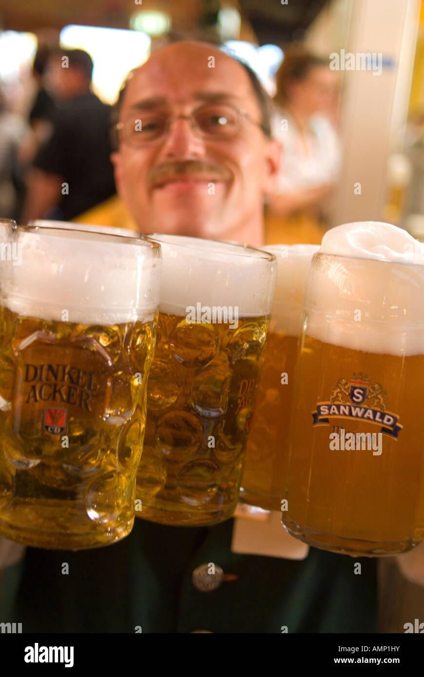 Cerveza de vidrio hi-res stock photography and images - Alamy