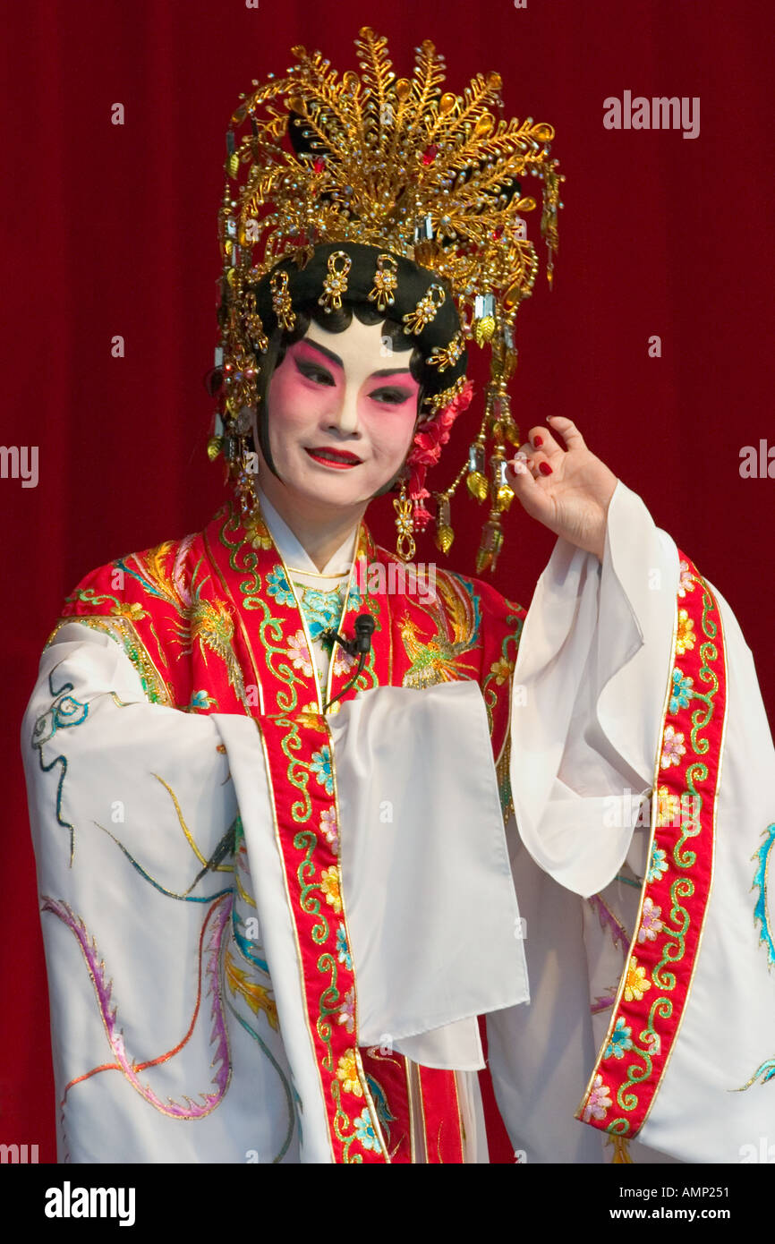 Chinese Opera Singer Stock Photo - Alamy