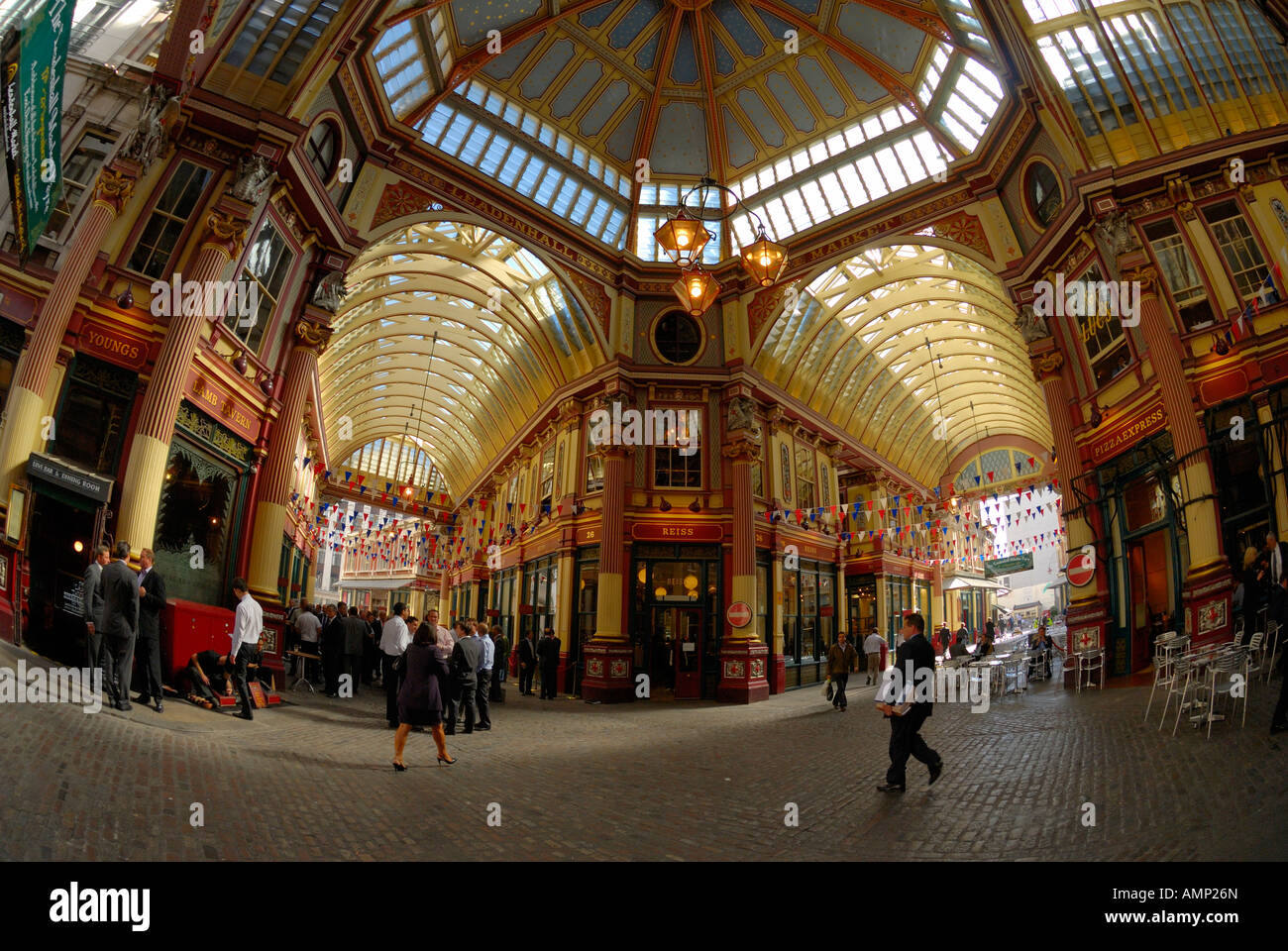 Old victorian pub interior hi-res stock photography and images - Alamy