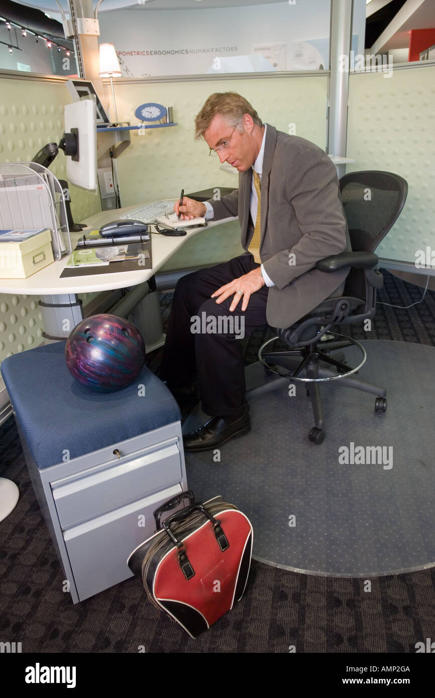 Desk bowling hi-res stock photography and images - Alamy