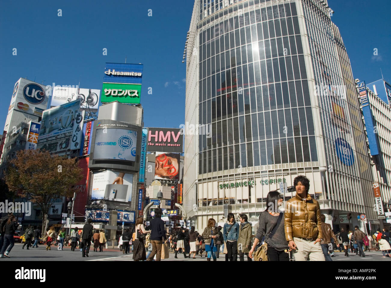 Shibuya crossing neon billboard hi-res stock photography and images - Alamy