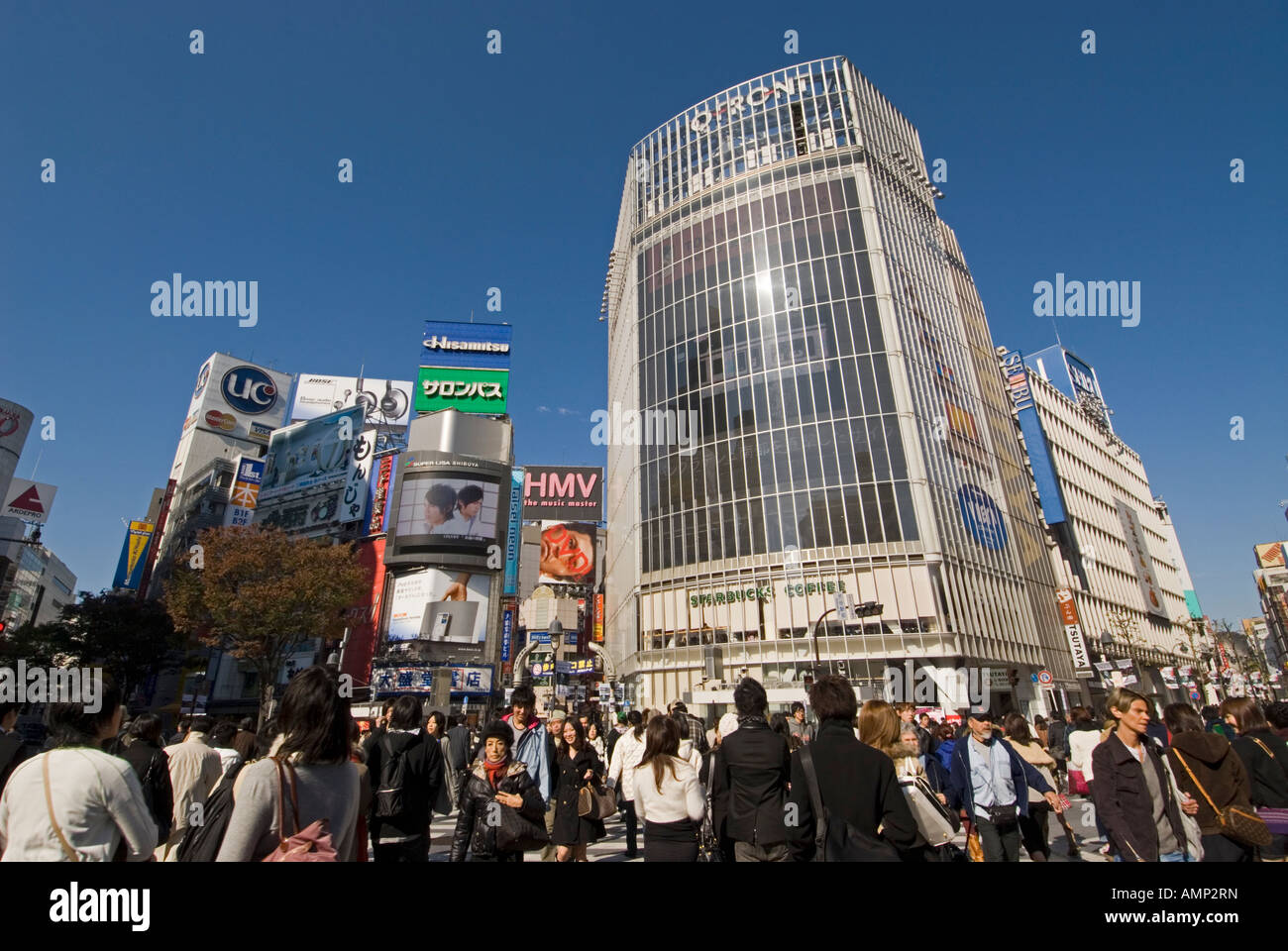 Shibuya crossing neon billboard hi-res stock photography and images - Alamy