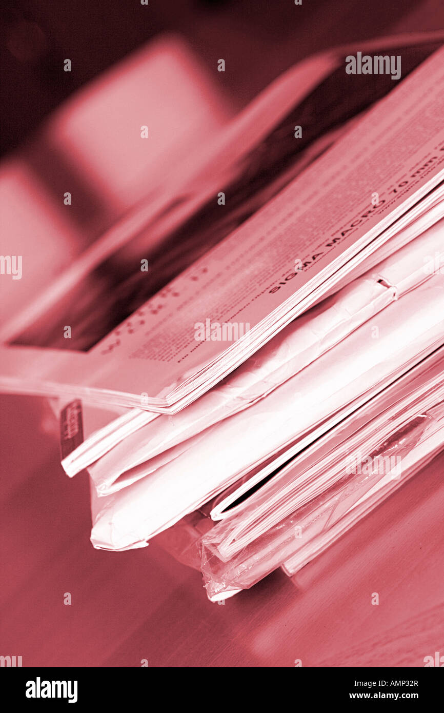 pile of magazines Stock Photo - Alamy