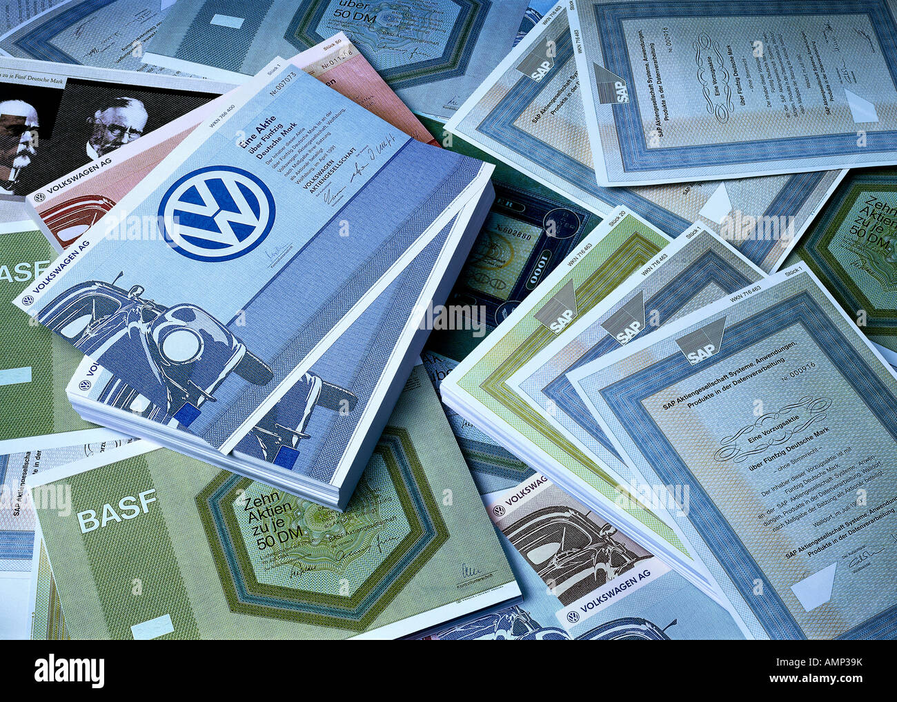 Vw aktien hi-res stock photography and images - Alamy