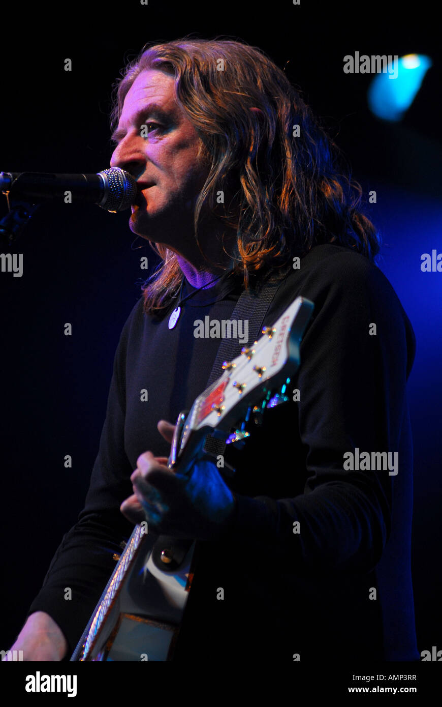 Singer and guitarist Davy Carton of the Saw Doctors at The Wychwood ...