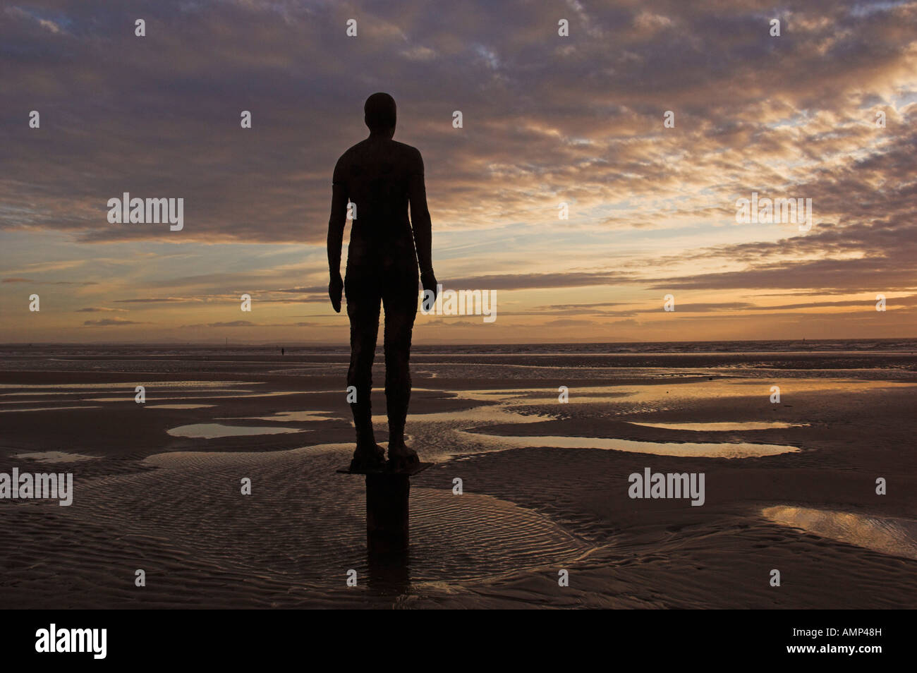 Another Place statues by artist Antony Gormley on Crosby beach ...