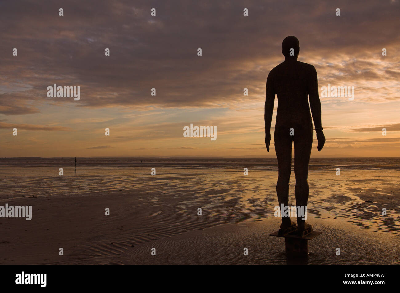 Another Place statues by artist Antony Gormley on Crosby beach ...