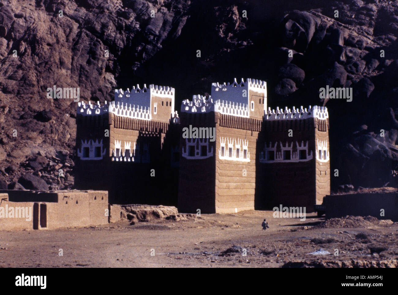 Saudi arabia mud house hi-res stock photography and images - Alamy