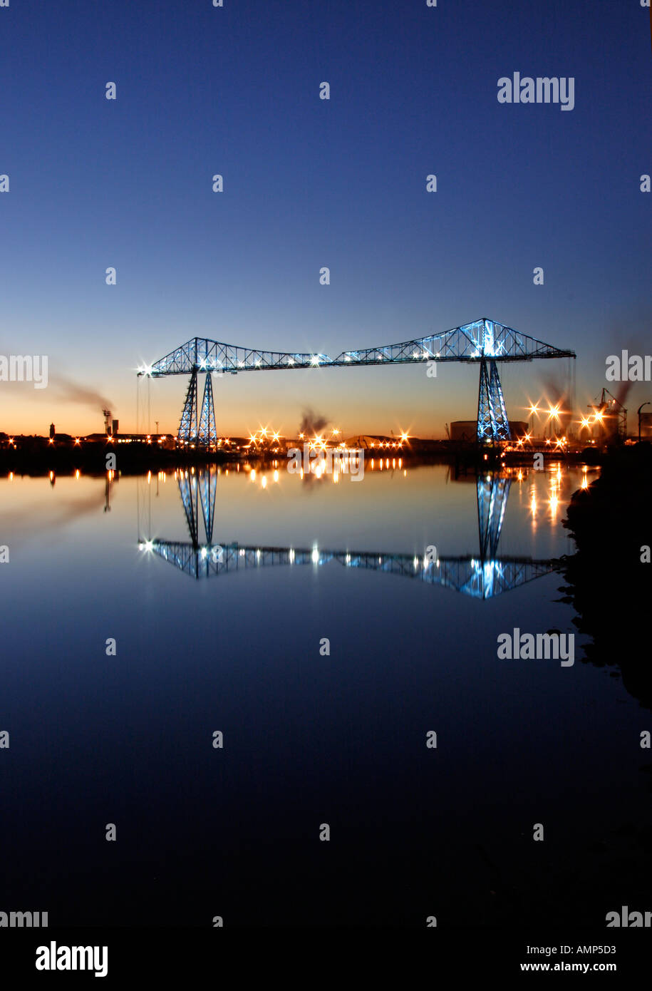 Middlesbroughs famous still working transporter bridge over the River ...