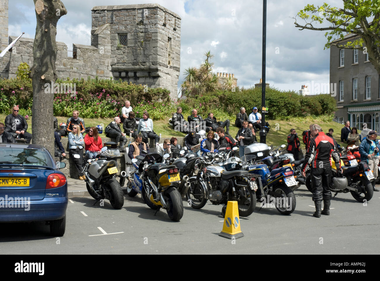 Castletown square hi-res stock photography and images - Alamy