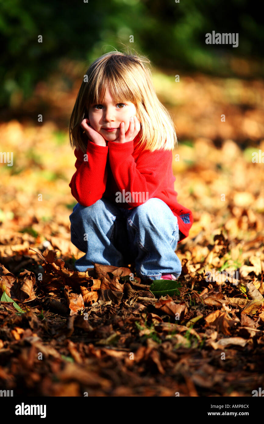 Lonely child waiting someone hi-res stock photography and images - Alamy