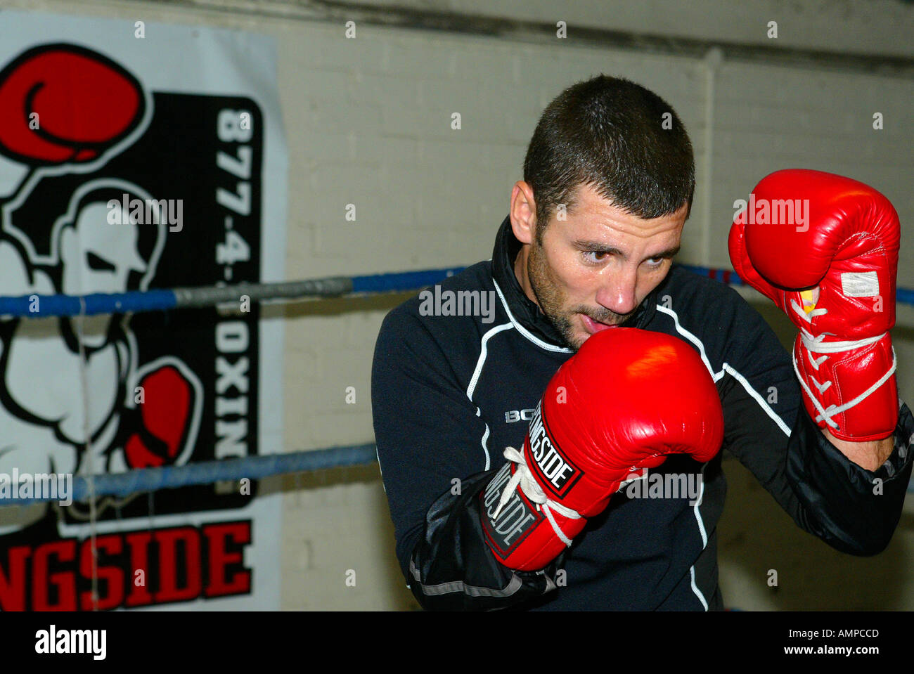 Belfast boxer Wayne McCullough in training at the Albert Foundry in North Belfast Stock Photo ...