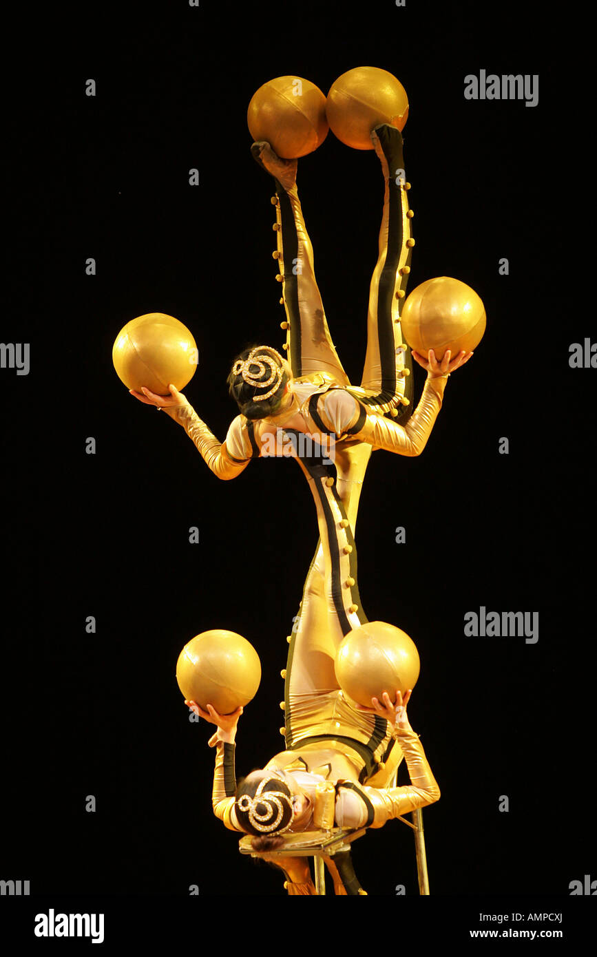Chinese circus performers beijing china hi-res stock photography and images - Alamy