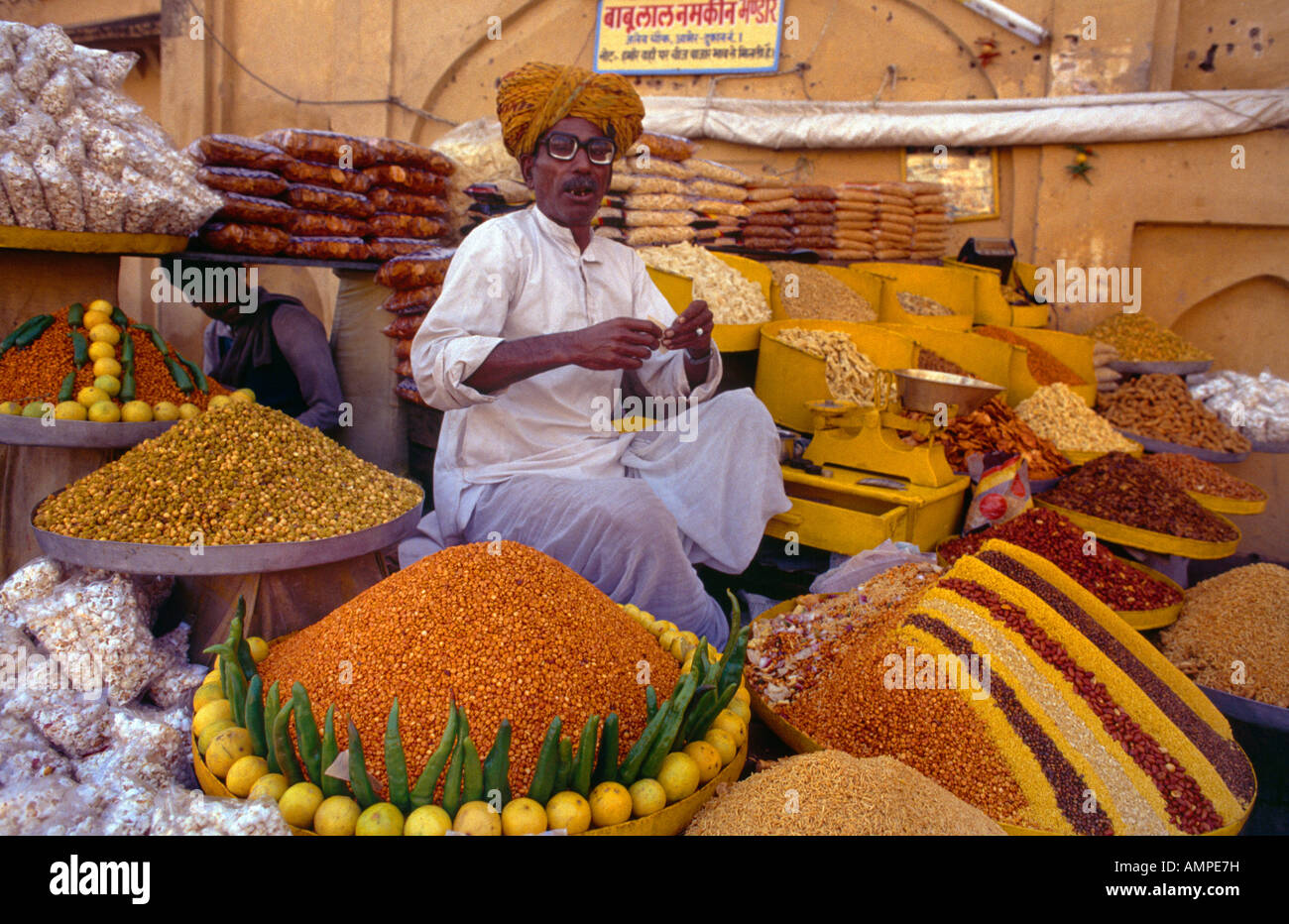 Jaipur India Spice Seller At The Amber Palace Stock Photo - Alamy