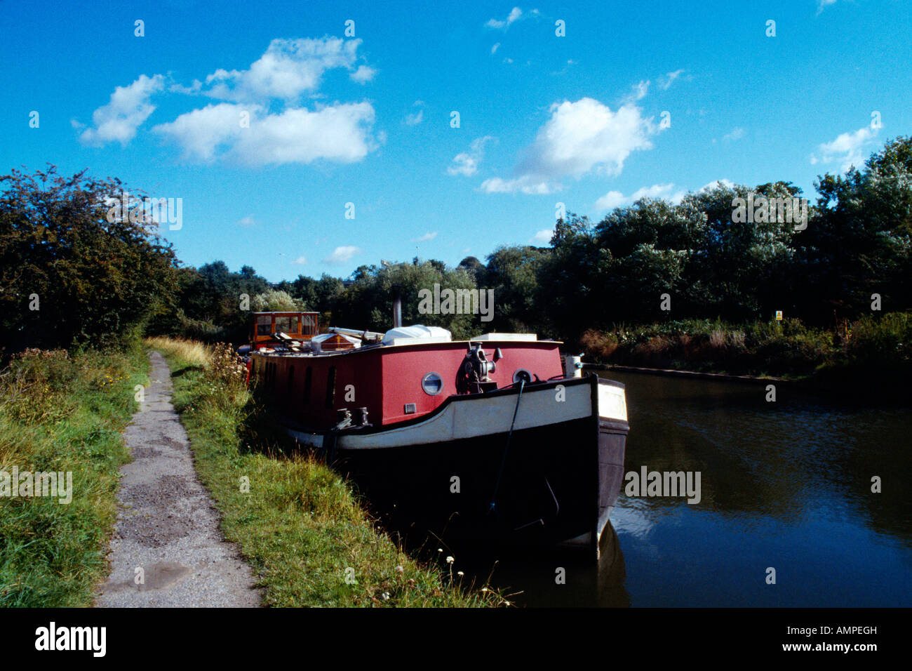 Grand Union Canal Slough Arm Canal Boat Stock Photo - Alamy