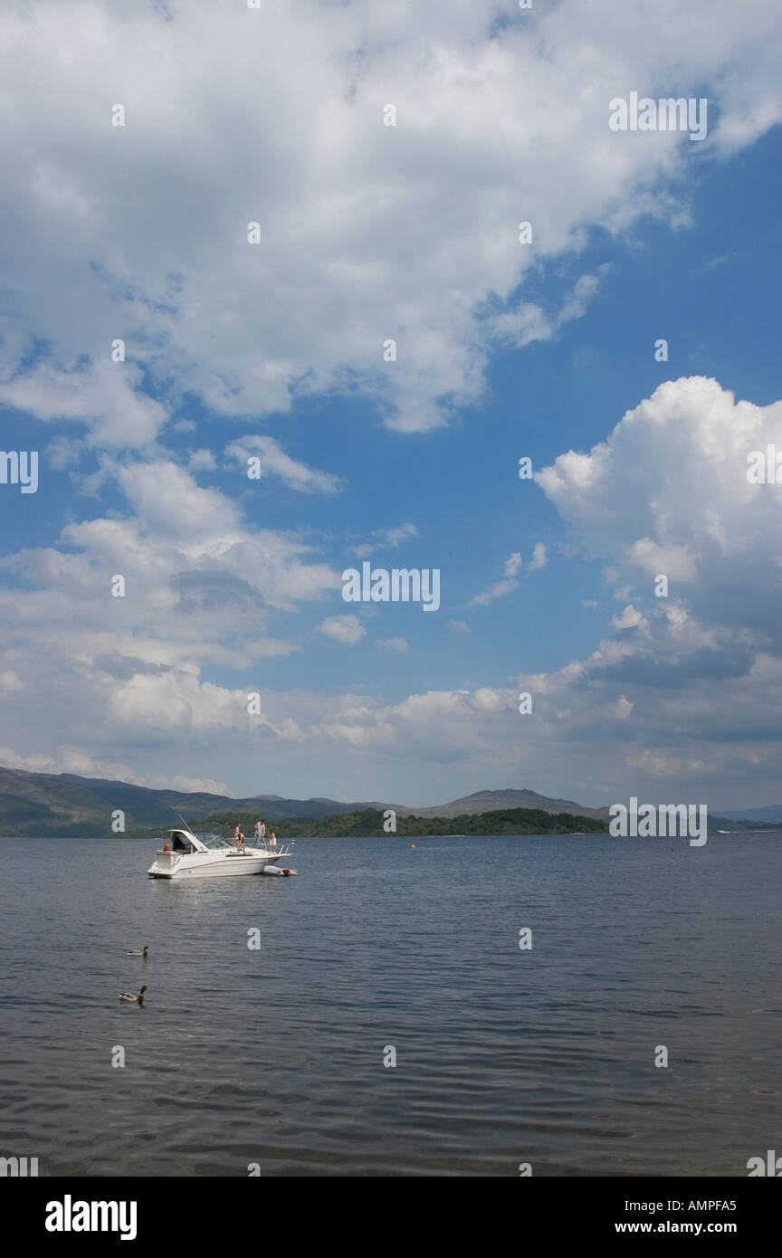Loch lomond boat speed hi-res stock photography and images - Alamy