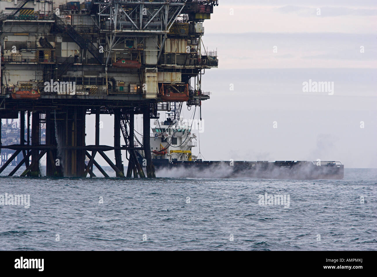 Oil supply vessel and oil rig hi-res stock photography and images - Alamy
