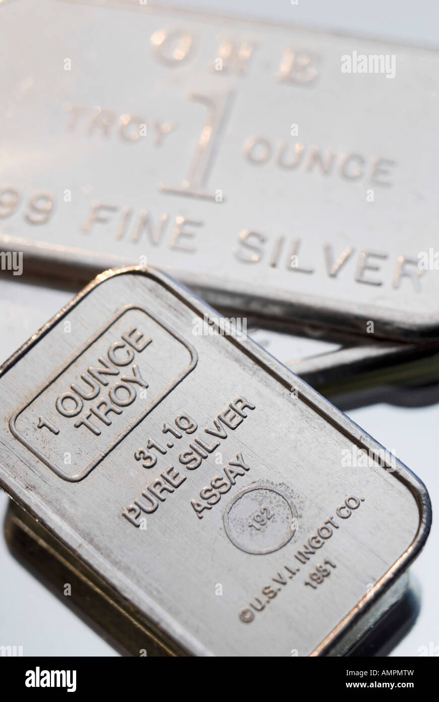 Silver ingots hi-res stock photography and images - Alamy