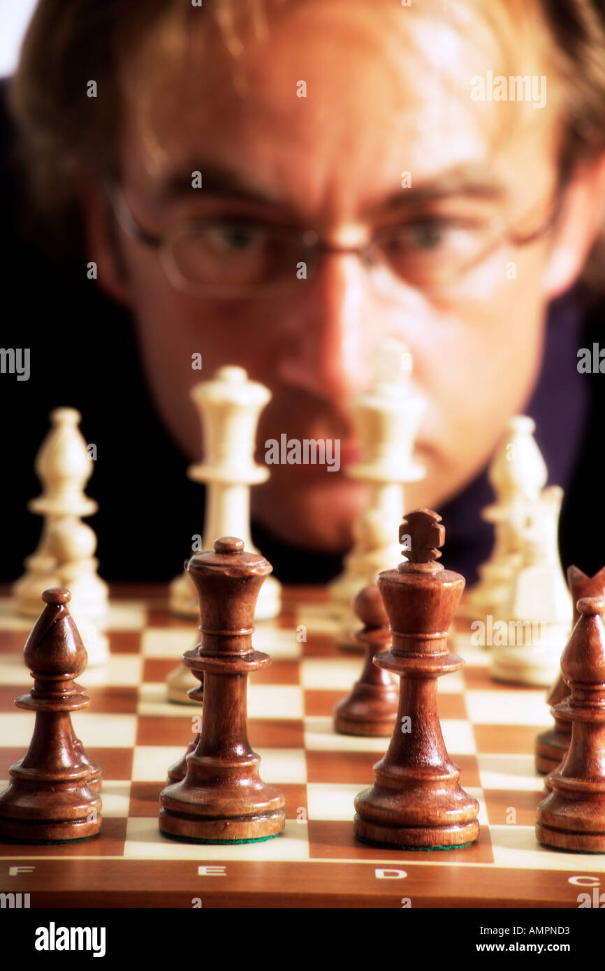 Man with target on chess hi-res stock photography and images - Alamy