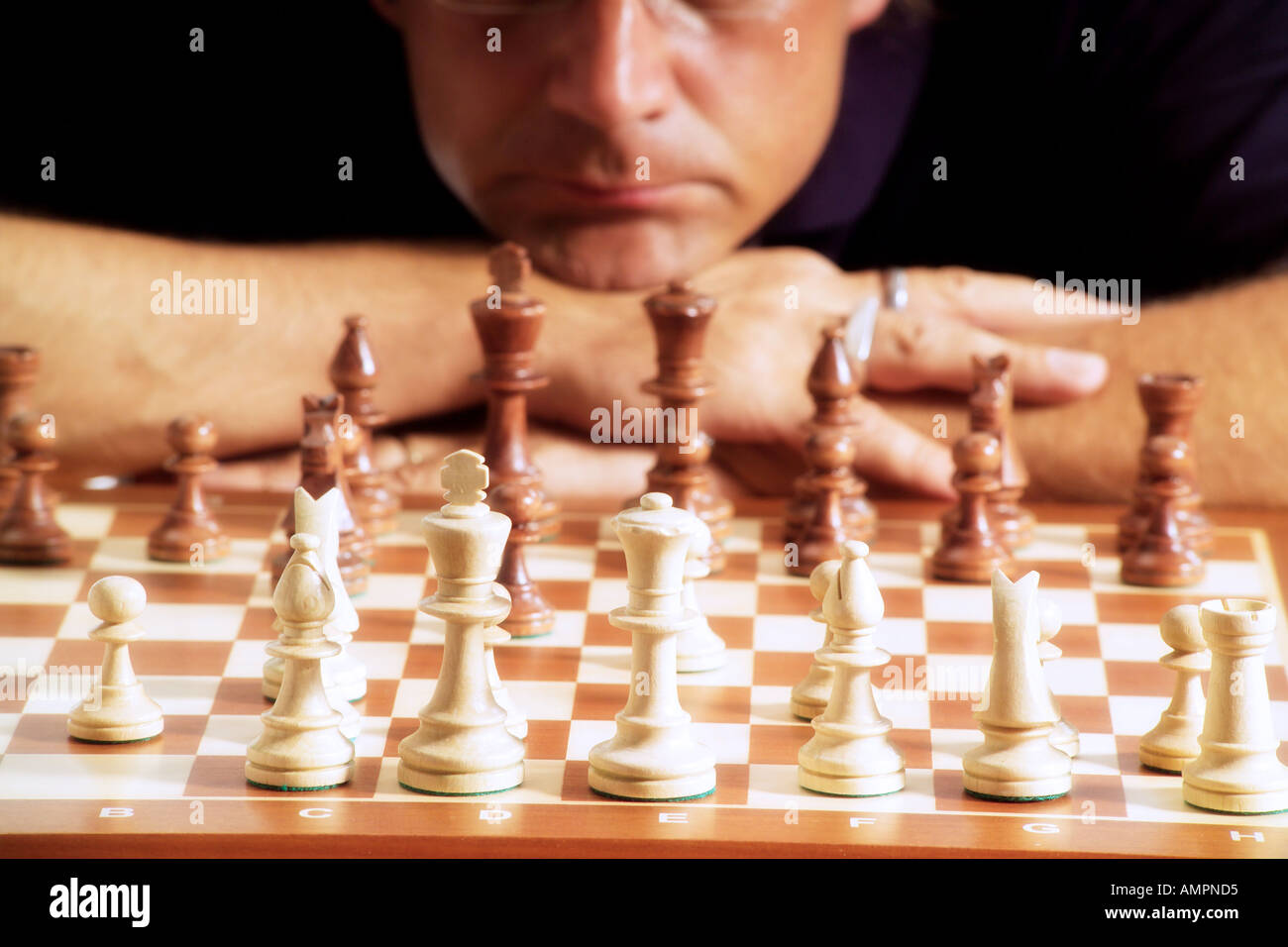 Playing chess figurines hi-res stock photography and images - Alamy
