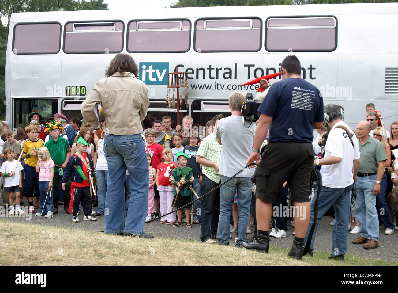 Itv bus hi-res stock photography and images - Alamy
