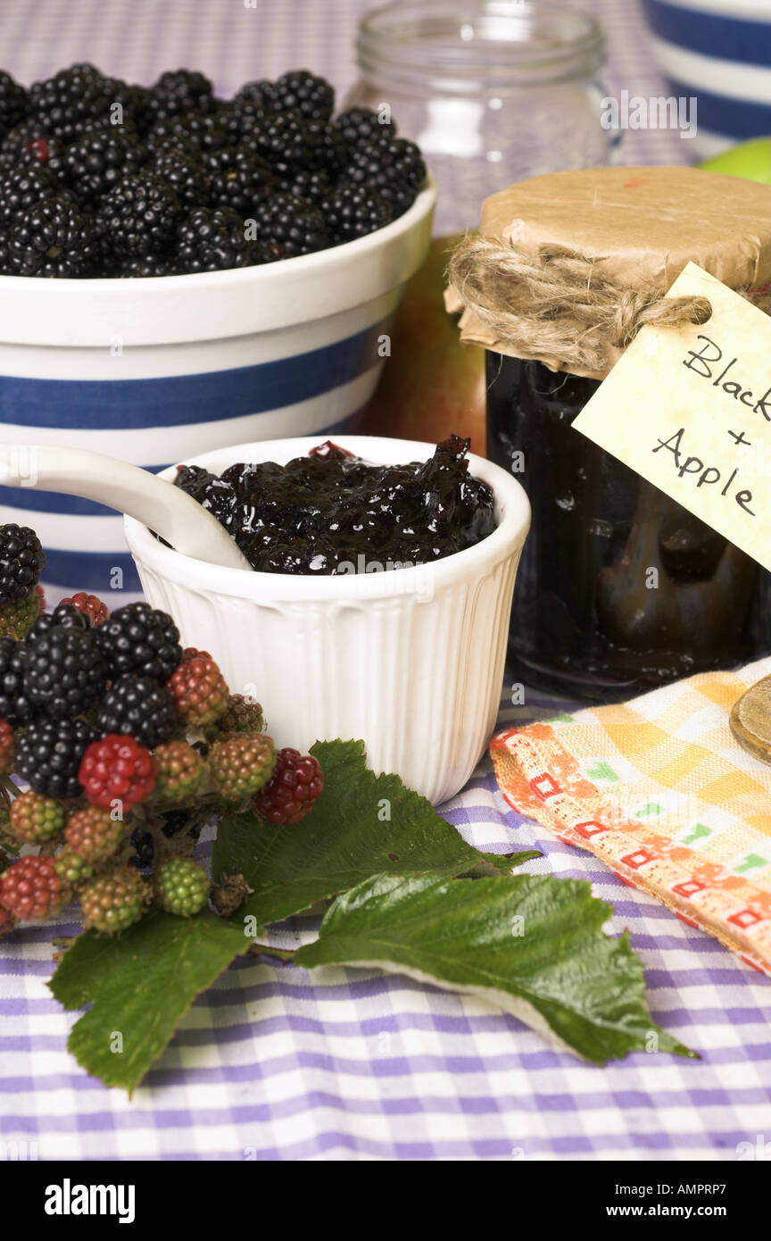 Mad apples hi-res stock photography and images - Alamy