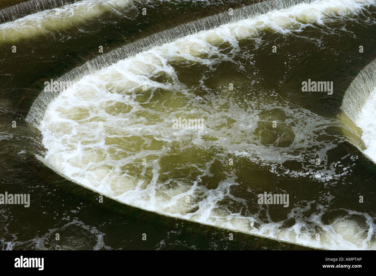 Locks weir on river hi-res stock photography and images - Alamy