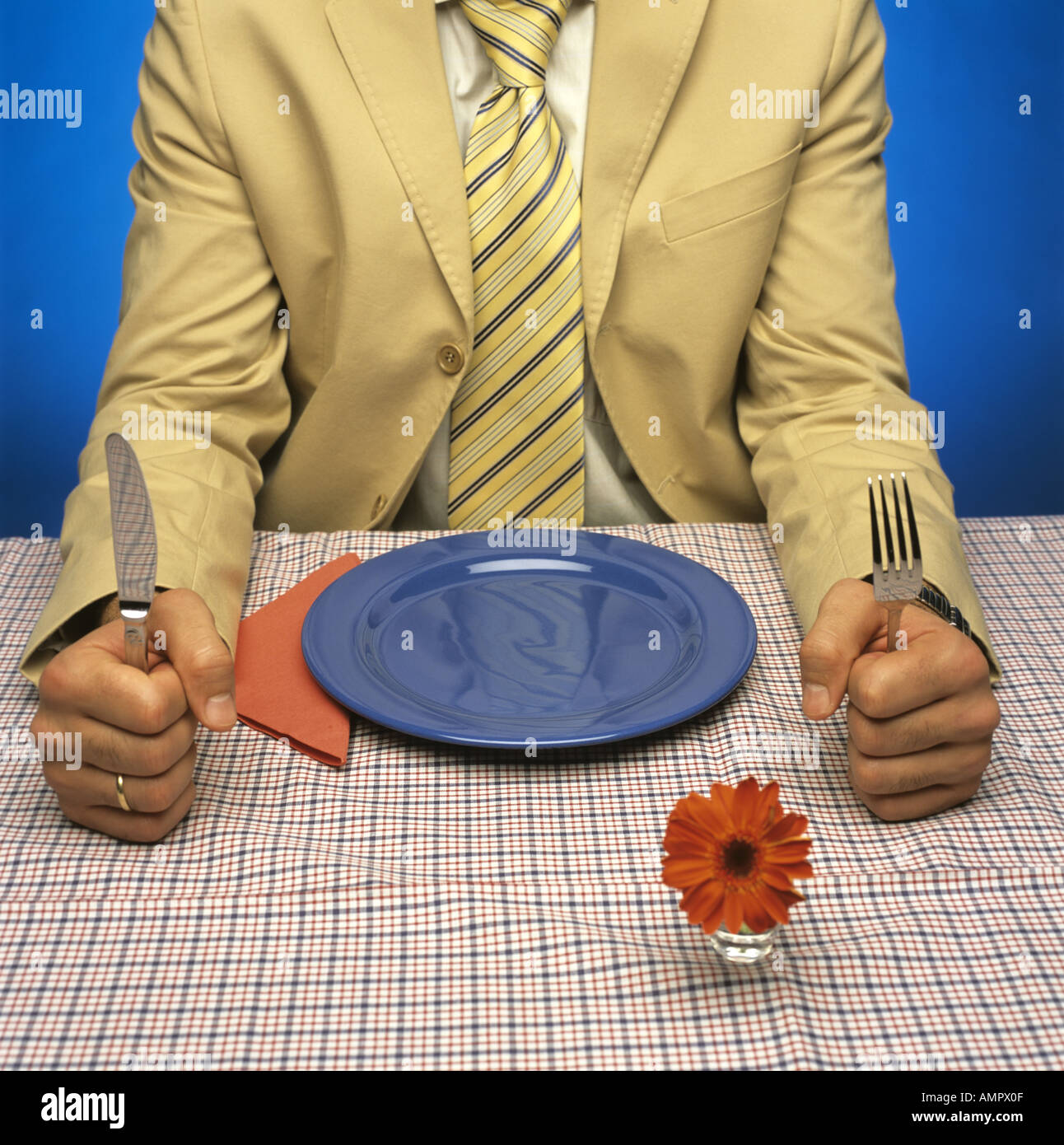Men holding cutlery empty plate hi-res stock photography and images - Alamy