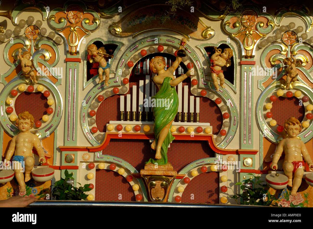 German organ music hi-res stock photography and images - Alamy