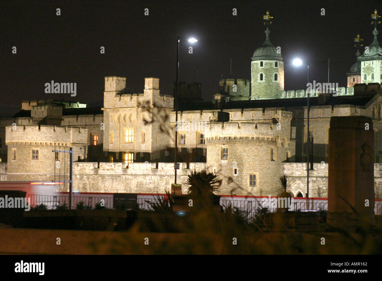 Floodlit Tower of London England GB UK Stock Photo - Alamy