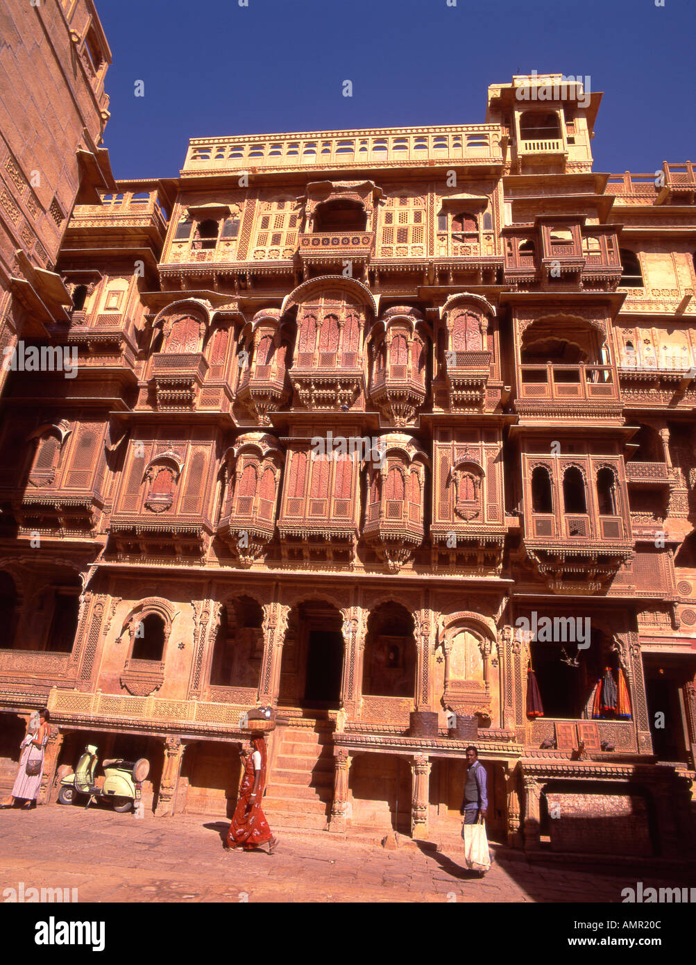 Typical haveli hi-res stock photography and images - Alamy