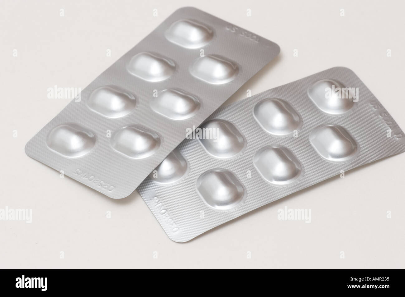 Tablets in foil safety packing hi-res stock photography and images - Alamy