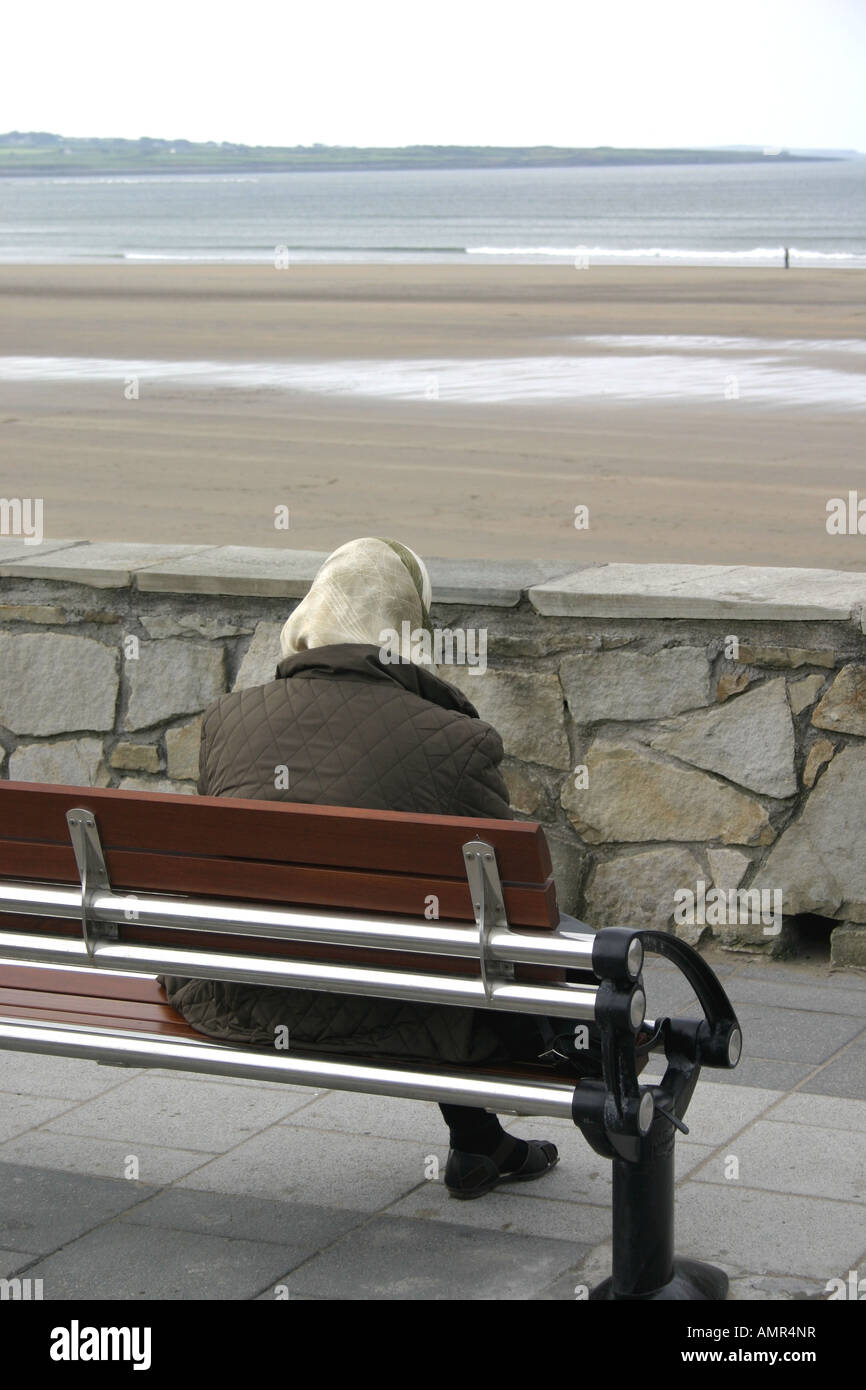 Dowdy woman hi-res stock photography and images - Alamy