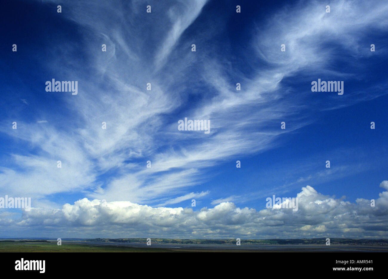 Cirrus spissatus cloud hi-res stock photography and images - Alamy