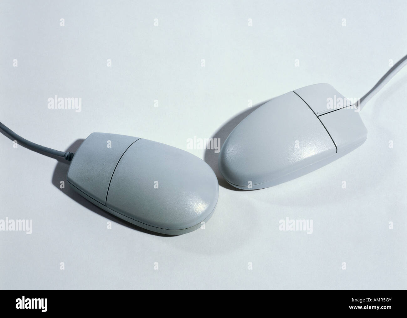 Computer mouse PC and Computer mouse Mac Stock Photo - Alamy