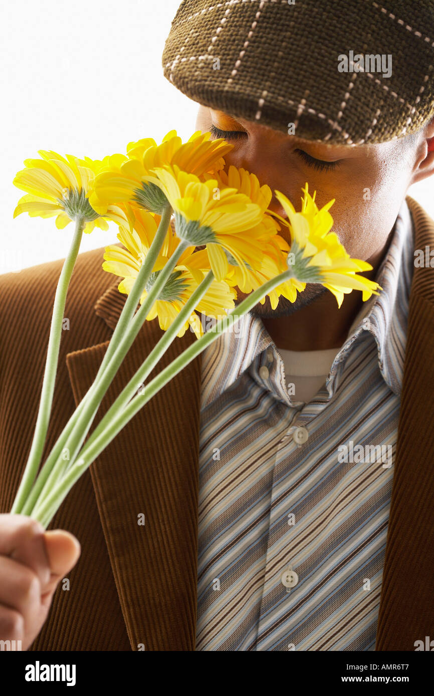 Smelling smell sniff sniffing bouquet hi-res stock photography and ...