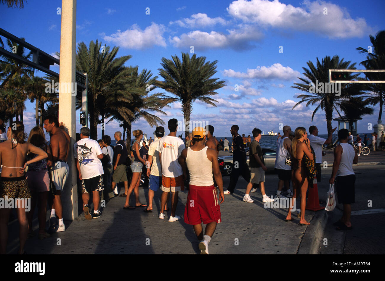 Spring break florida college students hi-res stock photography and ...
