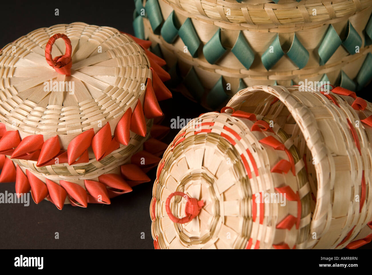 Native american baskets hi-res stock photography and images - Alamy
