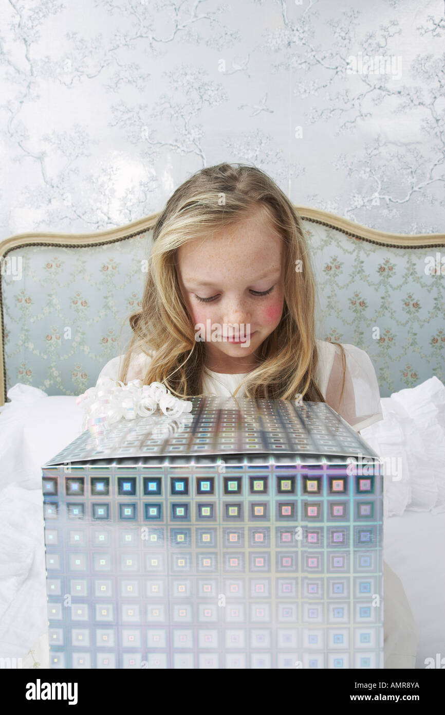 Lowering present hi-res stock photography and images - Alamy